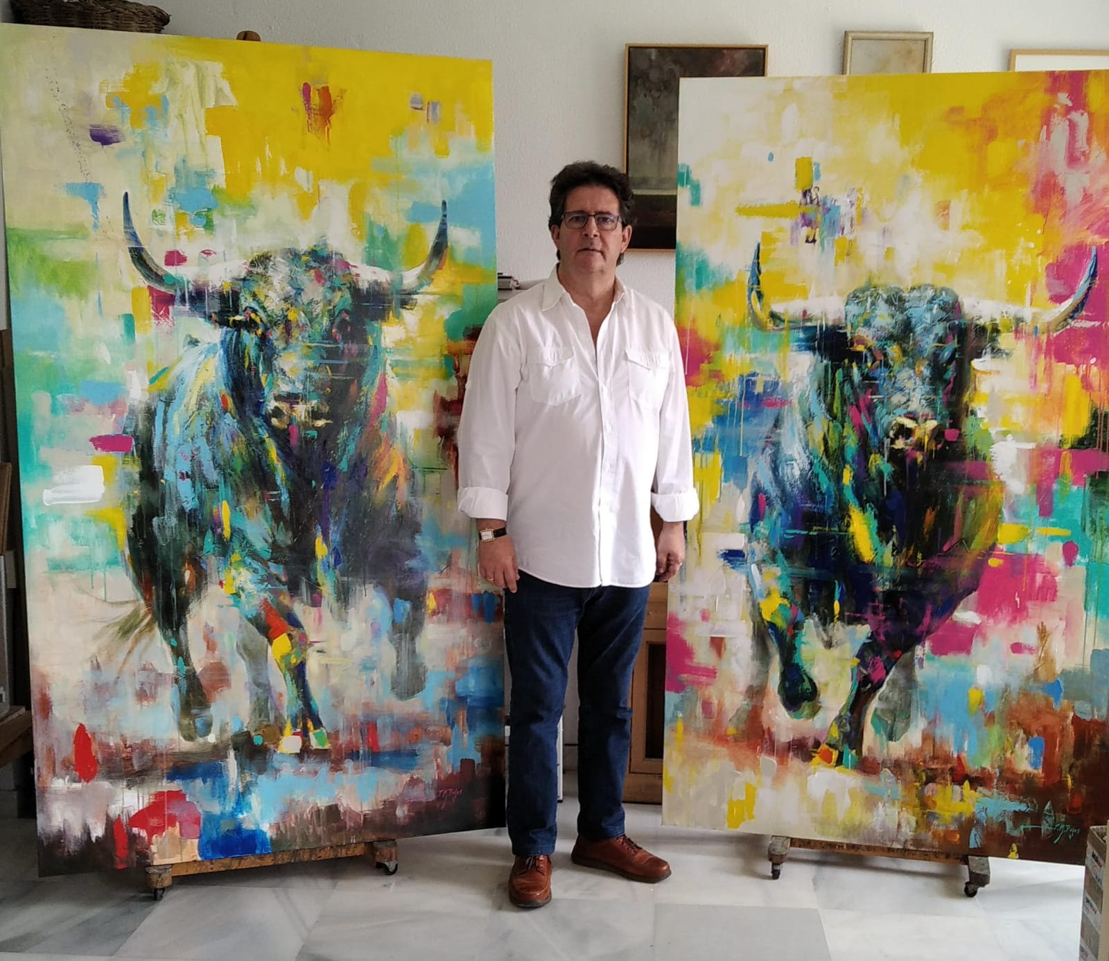 Elegant White by Jose Manuel Reyes – CV Art and Frame